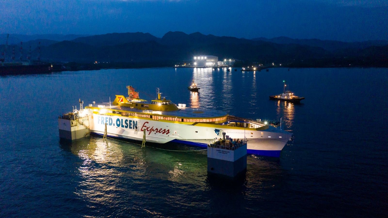 Bañaderos Express | El nuevo Fast Ferry de Fred. Olsen Express
